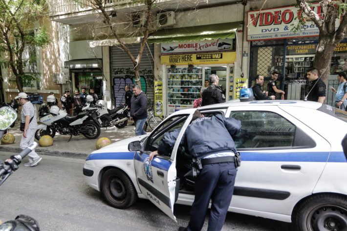 Πυροβολισμοί στην πλατεία Βικτωρίας - Ένας Αλβανός τραυματίας - 15minutes